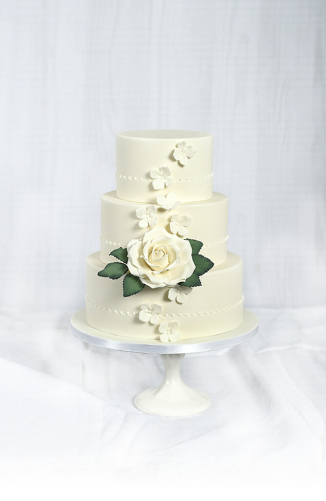 Bestill sofie bryllupskake - Cakes by Hancock