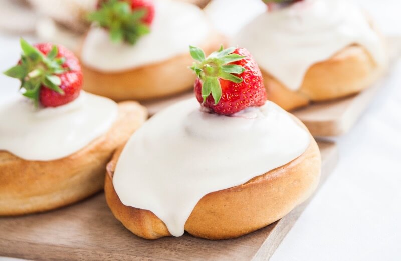 Bestill kanelbolle med ostekrem - Rosenborg bakeri