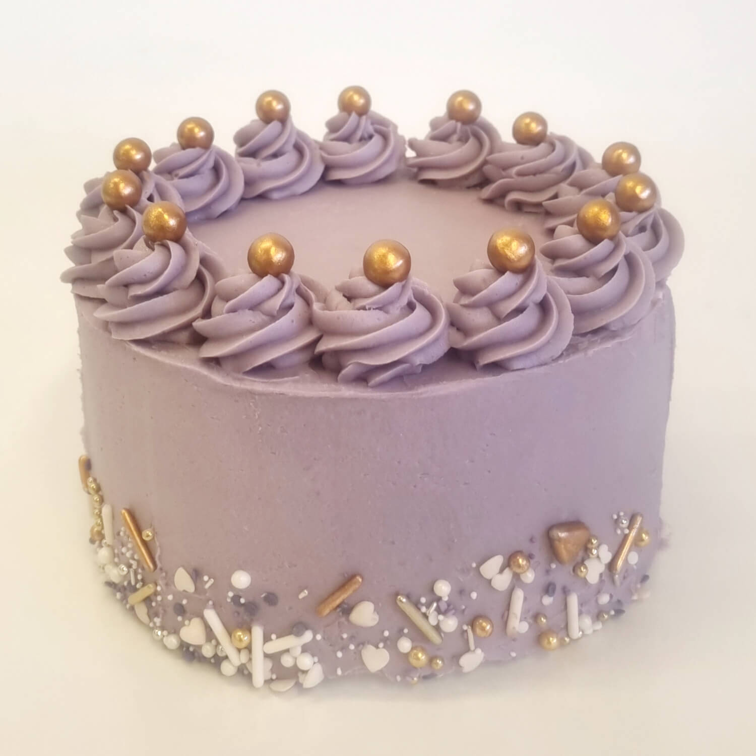 Bestill bursdagskake med smørkrem - Ødegaarden Bakeri