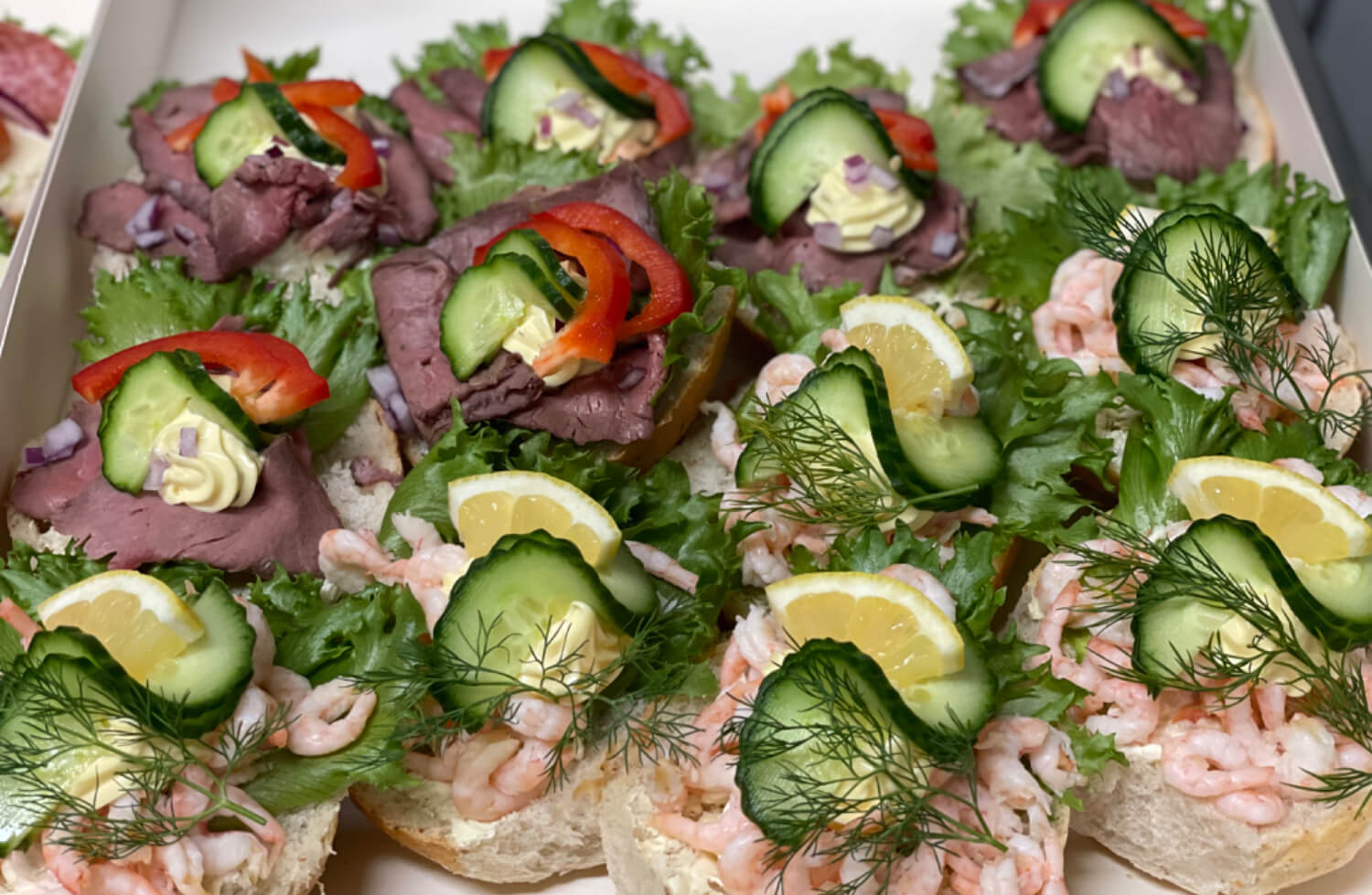 Bestill påsmurte halve rundstykker - Trygstad bakeri